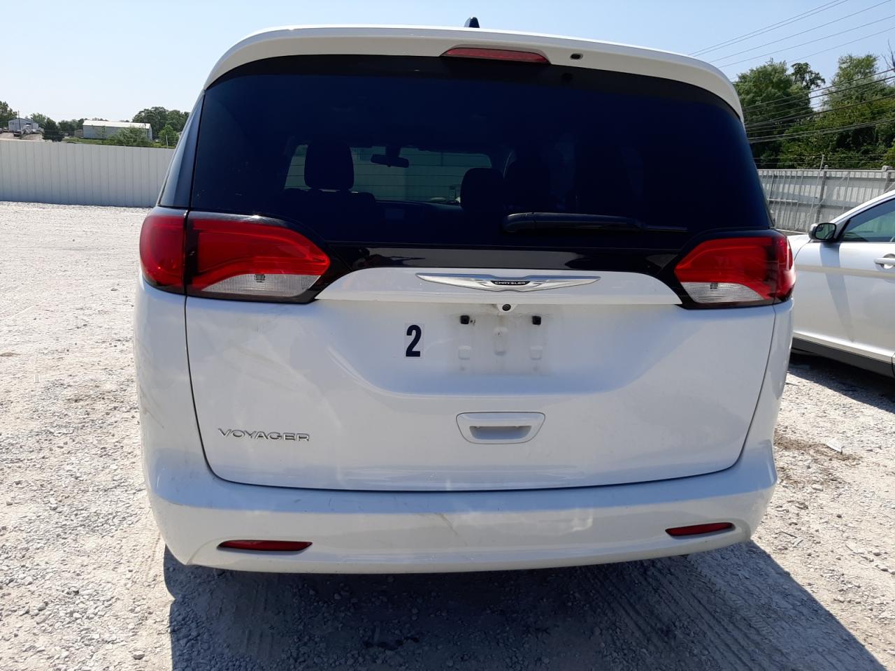 Купити автомобіль CHRYSLER VOYAGER LX 2022 з США. Ціна - 10500$. Пробіг ...