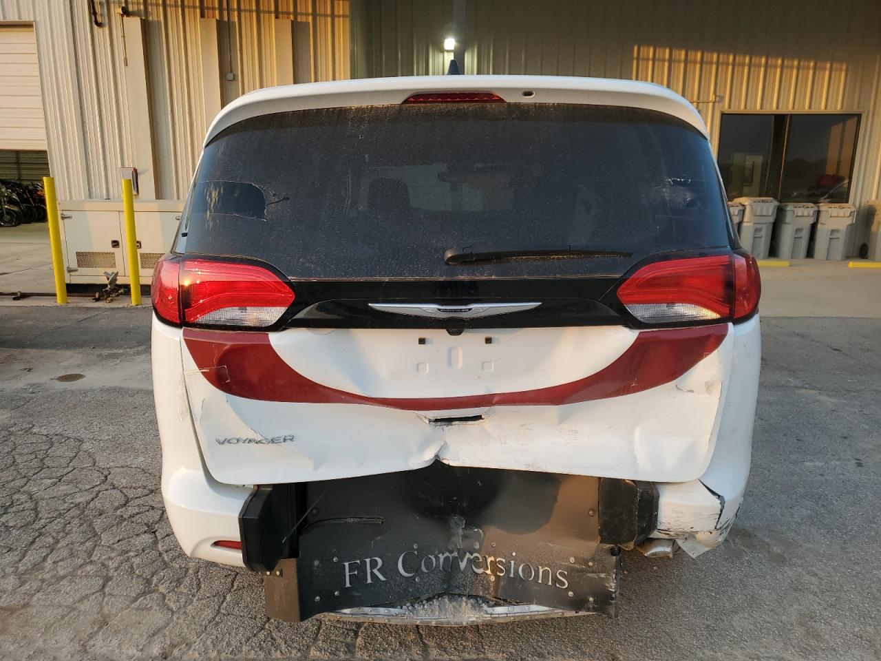 Купить автомобиль CHRYSLER VOYAGER LX 2023 из США. Цена - 13500 ...